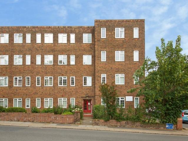 Brent Street, Hendon, NW4 2 bed apartment to rent £2,600 pcm £600 pw
