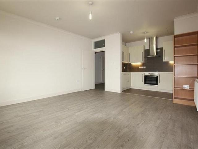 Brent Street, Hendon, NW4 2 bed flat to rent £1,950 pcm £450 pw