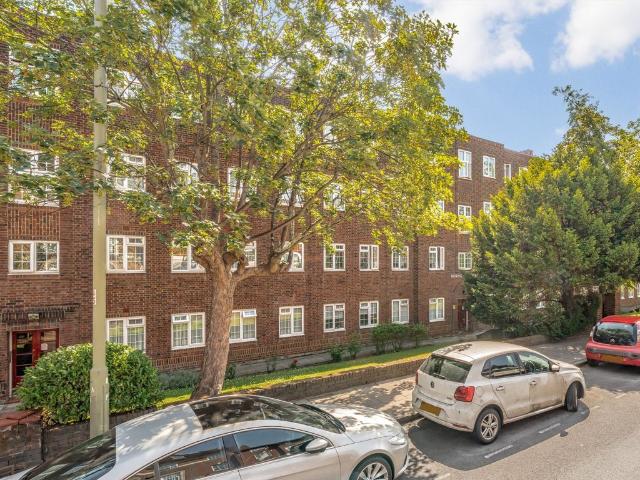Brent Street, London NW4, 2 bed flat to rent, £2,300 pcm | PrimeLocation