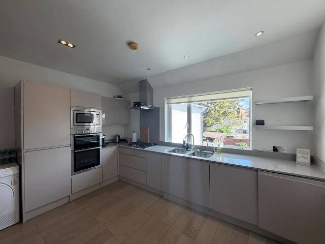 Brent Street, London NW4, 3 bed maisonette to rent, £2,600 pcm | PrimeLocation