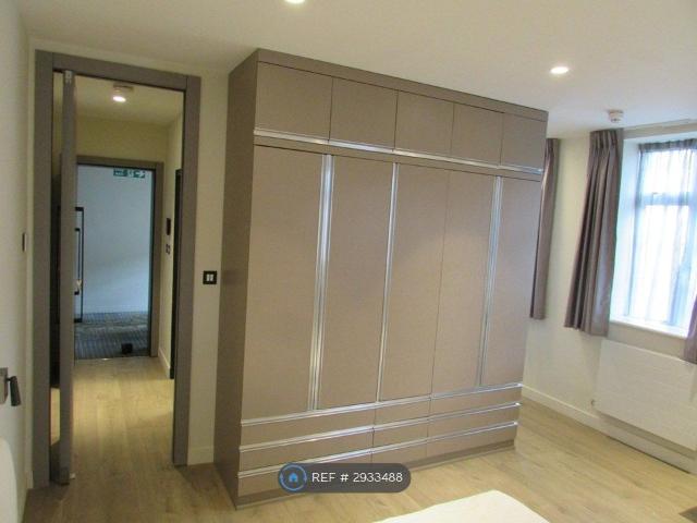 Brent Street, London NW4, Studio to rent, £1,350 pcm | PrimeLocation