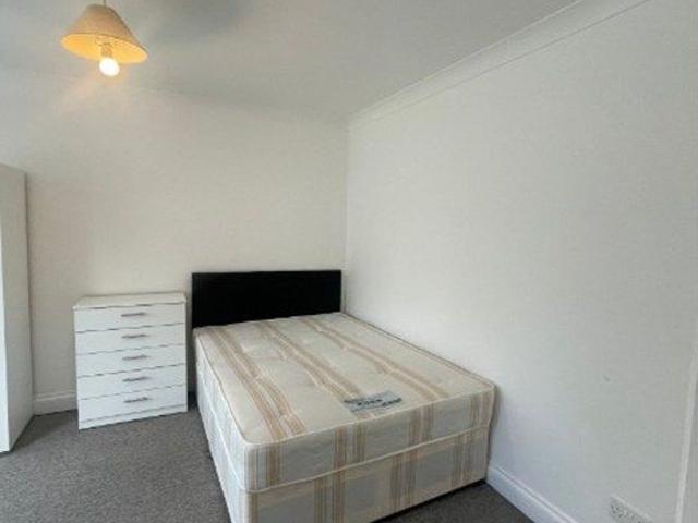 Brentfield Gardens, London NW2, Studio to rent, £1,050 pcm | PrimeLocation