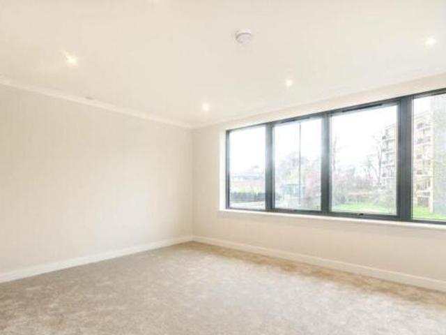 Brentford High Street, Brentford, 2 Bedroom Flat