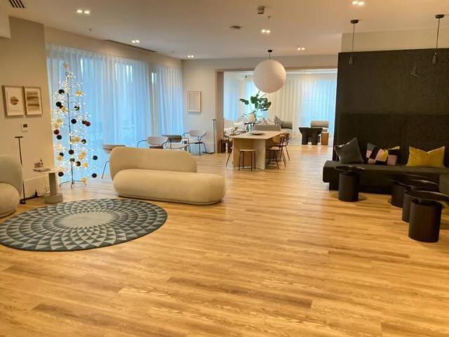 Brentford TW8, 1 bed flat to rent, £2,050 pcm | PrimeLocation