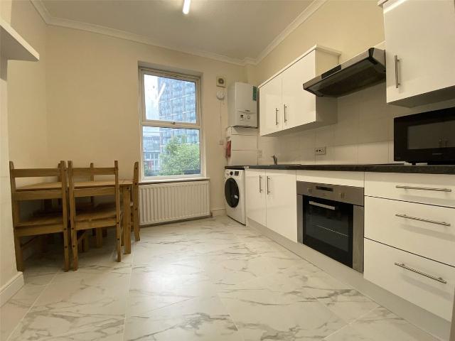 Brentford TW8, 5 bed flat to rent, £3,995 pcm | PrimeLocation