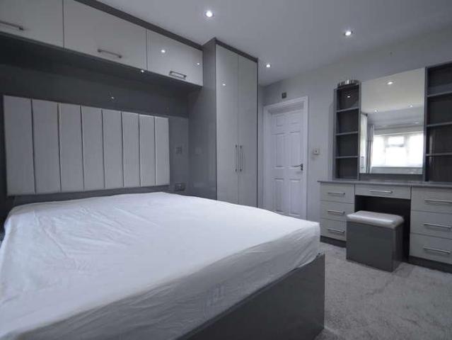 Brentford, TW8