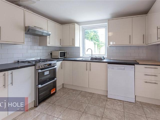 Brentry Road, Bristol BS16 6 bed terraced house to rent £3,500 pcm £808 pw