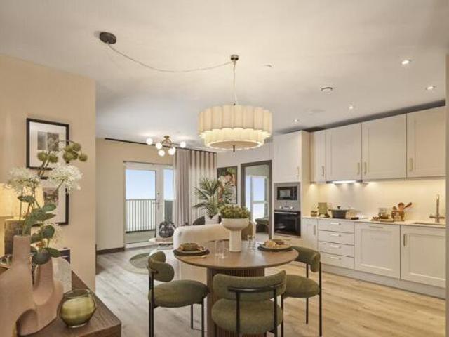 Brentwood Central, Western Road, 2 Bedroom Apartment