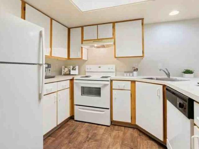 Brentwood Apartments 2 Bedroom Apartment for Rent at 100 Se 160th Ave, Portland, OR 97233 Glenfair