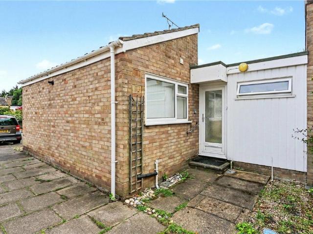 Brentwood, Eaton, Norwich, Norfolk, NR4 3 bed bungalow to rent £1,495 pcm £345 pw