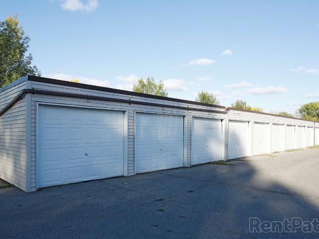 Brentwood Estates 2 Bedroom Apartment for Rent at 318 17th St Nw, East Grand Forks, MN 56721