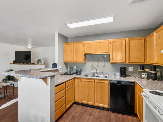 Brentwood Estates 3 Bedroom Apartment for Rent at 317 30th St, Springfield, OR 97478