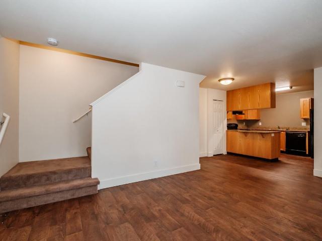 Brentwood Estates 3 Bedroom Apartment for Rent at 317 30th St, Springfield, OR 97478