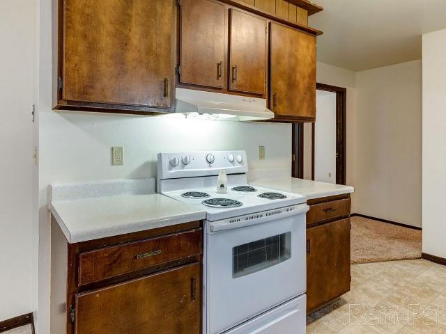Brentwood Estates 3 Bedroom Apartment for Rent at 318 17th St Nw, East Grand Forks, MN 56721