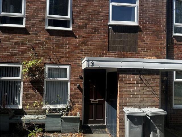 Brentwood, Oakfield, Sale, Greater Manchester M33, 1 bed flat to rent, £995 pcm | PrimeLocation