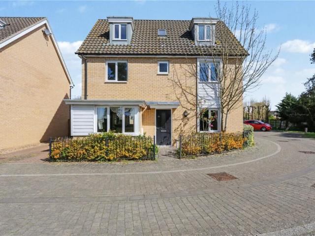 Brentwood, Norwich NR4, 5 bed detached house to rent, £2,500 pcm | PrimeLocation