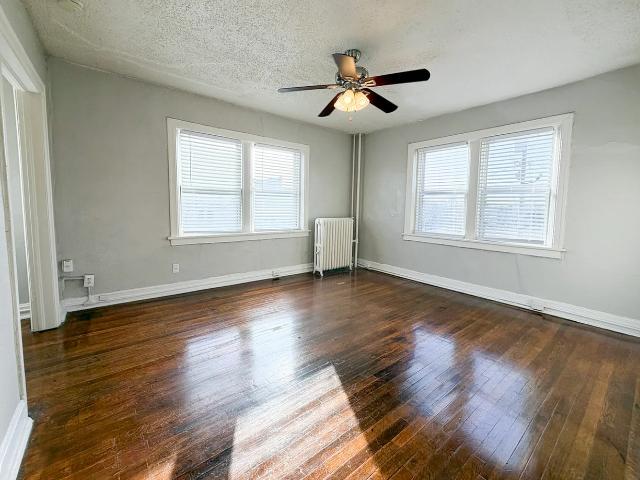 Brentwood Plaza KC 1 Bedroom Apartment for Rent at 109 E 40th St, Kansas City, MO 64111 Southmoreland