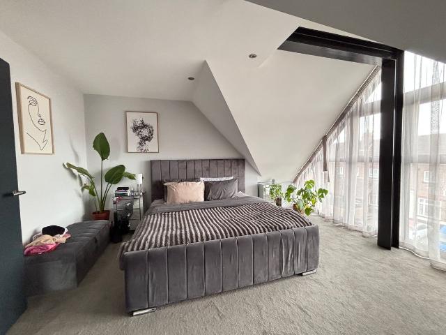 Brentwood Road, Romford RM2, 2 bed flat to rent, £1,700 pcm | PrimeLocation