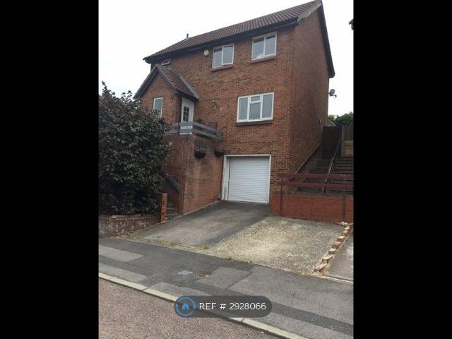Brenzett Close, Chatham ME5, 3 bed detached house to rent, £2,000 pcm | PrimeLocation