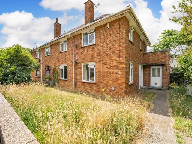 Brereton Close, Norwich 3 bed flat to rent £1,650 pcm £381 pw
