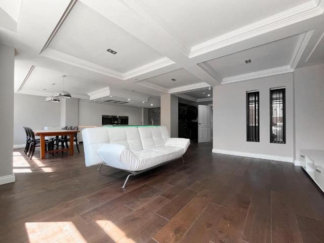 Britannia Street, Leeds 2 bed flat to rent £1,695 pcm £391 pw