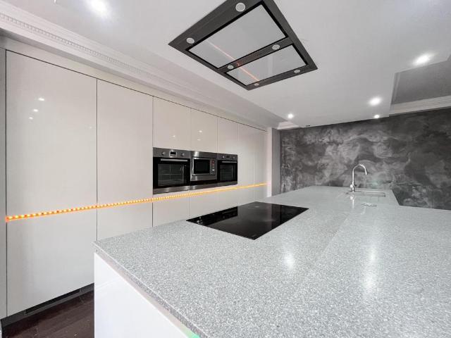 Britannia Street, Leeds 2 bed flat to rent £1,800 pcm £415 pw