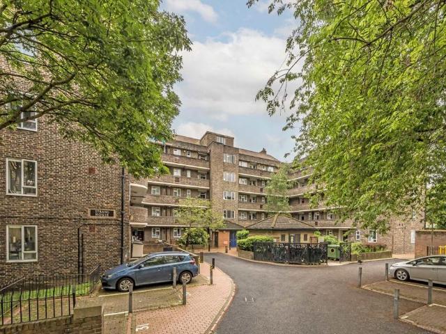 Britannia Row, London N1 3 bed flat to rent £3,250 pcm £750 pw