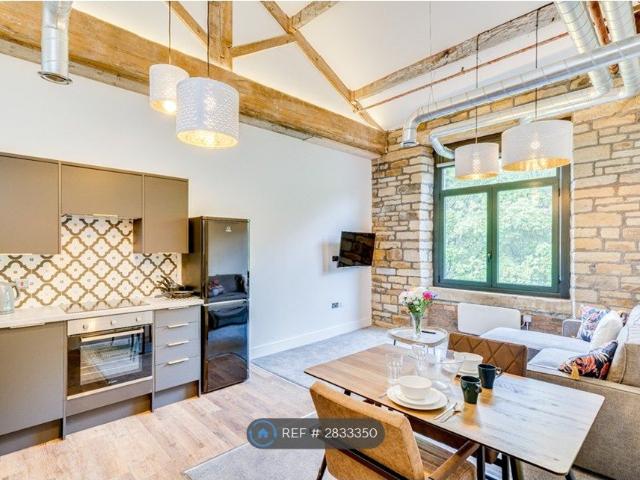 Britannia Road, Huddersfield HD3, 2 bed flat to rent, £895 pcm | PrimeLocation