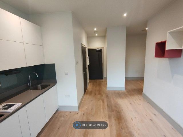 Britannic House, New Malden KT3, Studio to rent, £1,200 pcm | PrimeLocation
