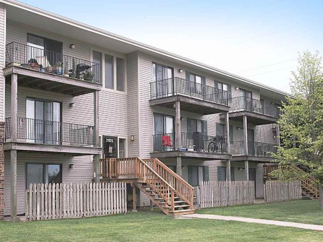 Britain Towne Studio Apartment for Rent at 2103 Fraser Ct, Bellevue, NE 68005