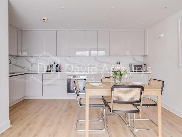 Britton Street, Clerkenwell, London 2 bed apartment to rent £3,900 pcm £900 pw