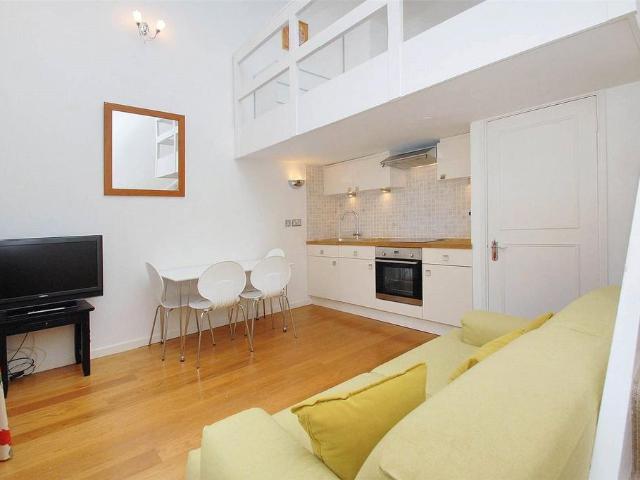 Britton Street, EC1M 1 bed apartment to rent £2,300 pcm £531 pw