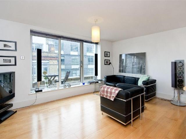 Britton Street, EC1M 1 bed apartment to rent £2,500 pcm £577 pw