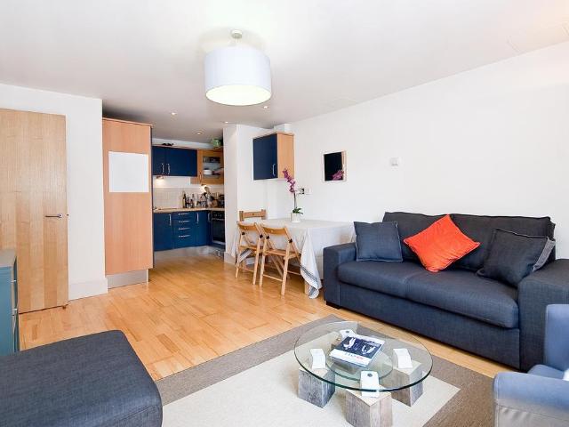 Britton Street, EC1M 1 bed apartment to rent £2,500 pcm £577 pw