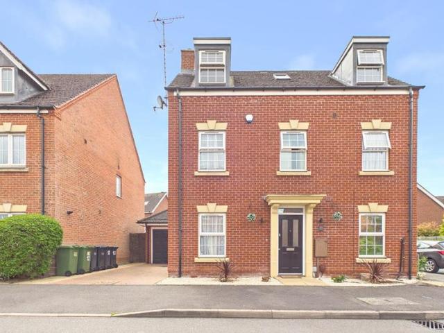 Brittain Lane, Warwick CV34 4 bed detached house to rent £2,100 pcm £485 pw