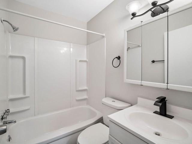 Brittain Park 2 Bedroom Apartment for Rent at 1469 Alphada Ave, Akron, OH 44310 Chapel Hill