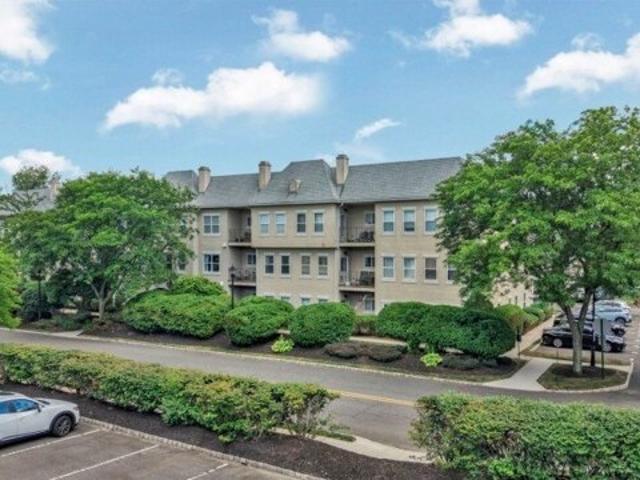 Brittany Dr Unit,wayne, Condo For Sale