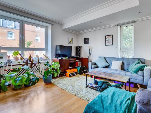 Brittany House, 261 Upper Richmond Road SW15, 2 bed flat to rent, £2,500 pcm | PrimeLocation