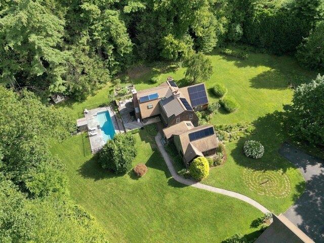 Brittany Ln, Easthampton, Home For Sale