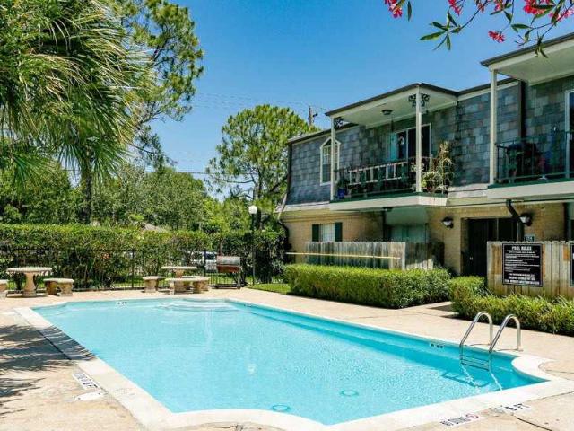 Brittany Place Apartments 2 Bedroom Apartment for Rent at 2338 W 18th St, Houston, TX 77008 Lazy Brook Timbergrove