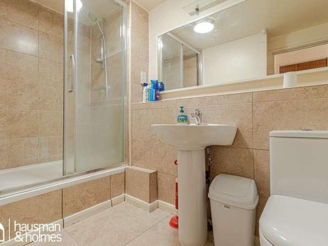 Britten Close, Golders Green, NW11