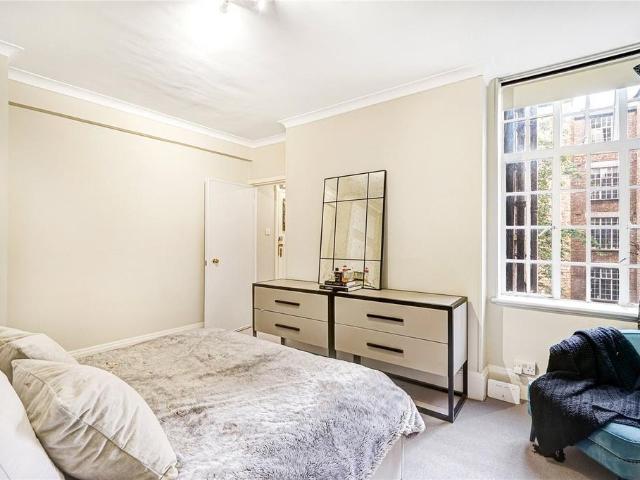Britten House, Britten Street. Studio to rent £2,102 pcm £485 pw