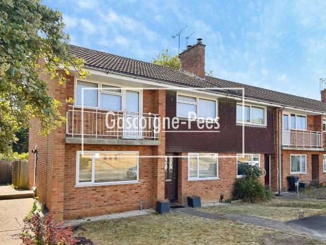 Britten Road, Basingstoke RG22, 2 bed maisonette to rent, £1,350 pcm | PrimeLocation