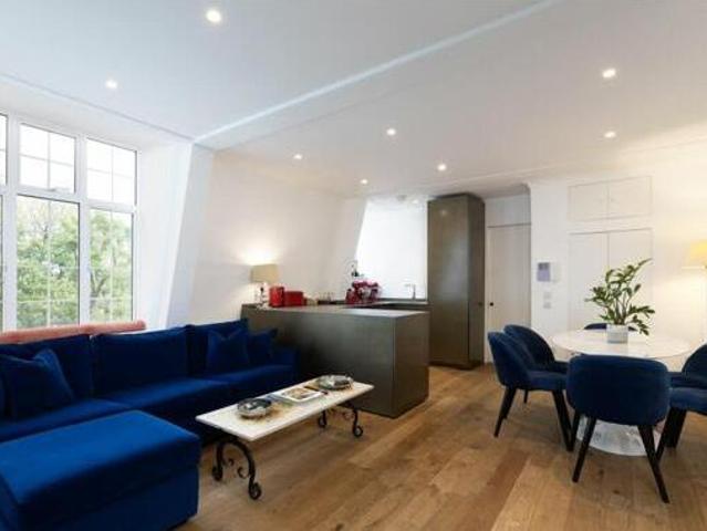 Britten Street, Chelsea, 2 Bedroom Flat