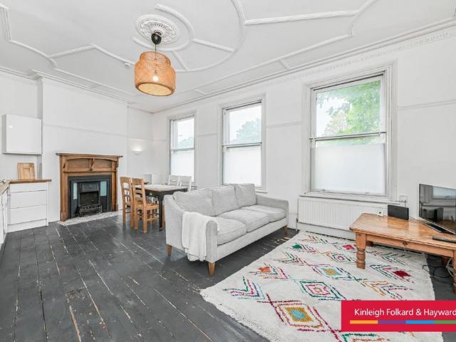 Brixton Hill, London, SW2 1 bed flat to rent £1,750 pcm £404 pw