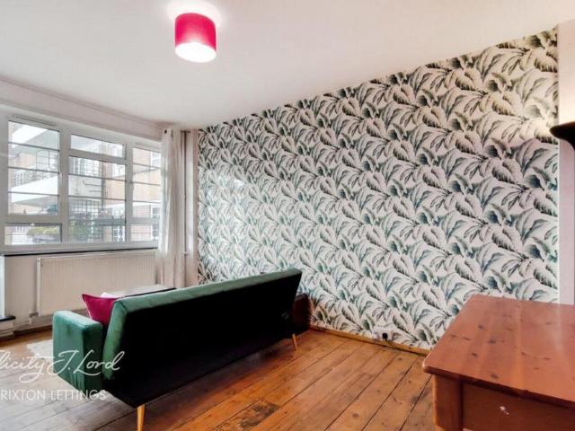 Brixton Hill, London 2 bed flat to rent £1,995 pcm £460 pw