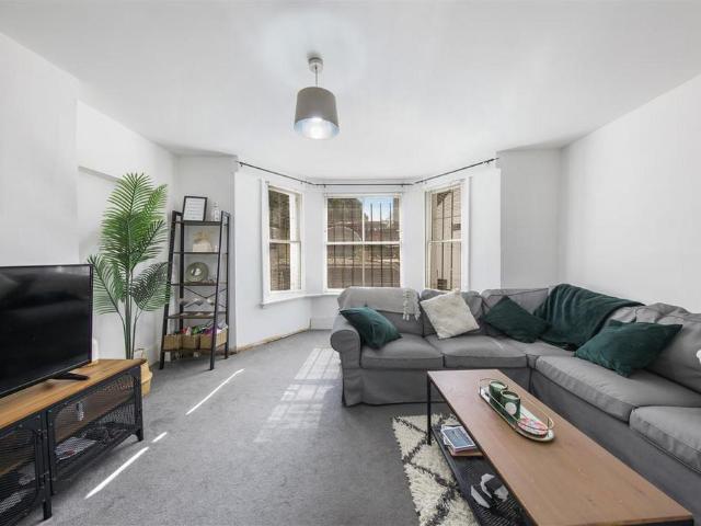 Brixton Hill, SW2 1 bed flat to rent £1,950 pcm £450 pw