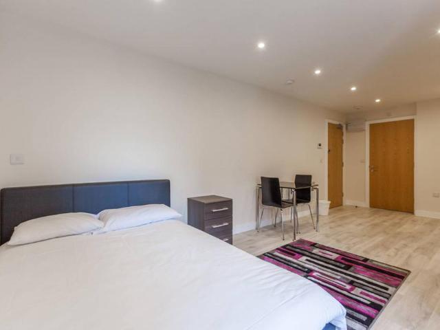 Brixton Road, Brixton, London, SW9 Studio to rent £1,513 pcm £349 pw