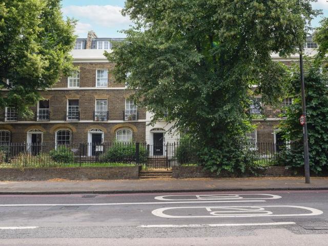 Brixton Road, Oval, London, SW9 1 bed flat to rent £1,750 pcm £404 pw