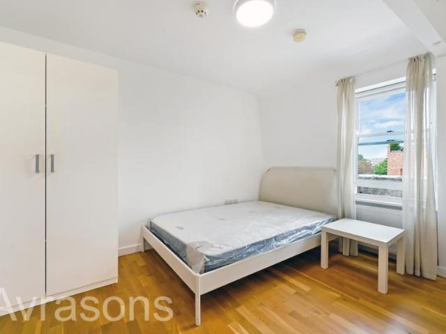 Brixton Road, Oval Studio to rent £1,196 pcm £276 pw